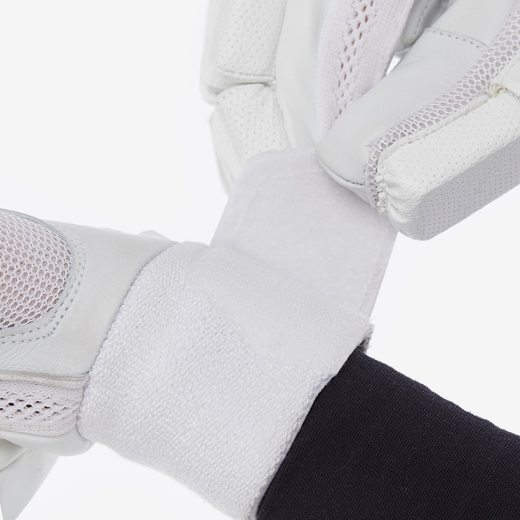 Chase R4 LH Junior Batting Gloves - White - Junior Batting Equipment