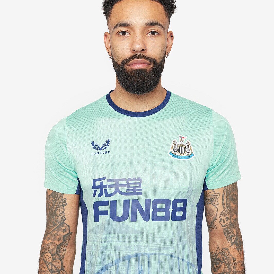 Castore Newcastle United 22/23 Skyline Match Day Tee - Bermuda - Mens ...