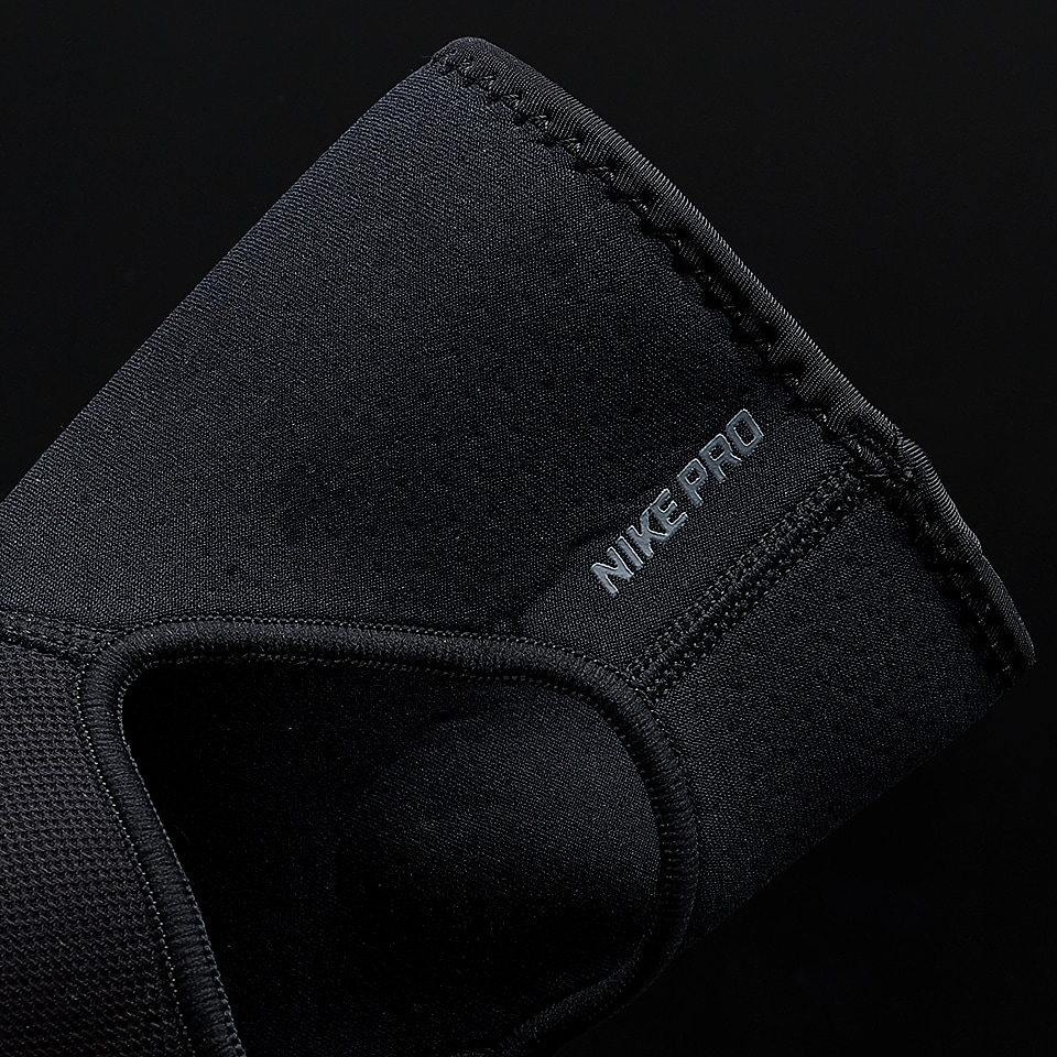 Nike Pro Combat Elbow Sleeve 2.0 - Accessories - Black/White