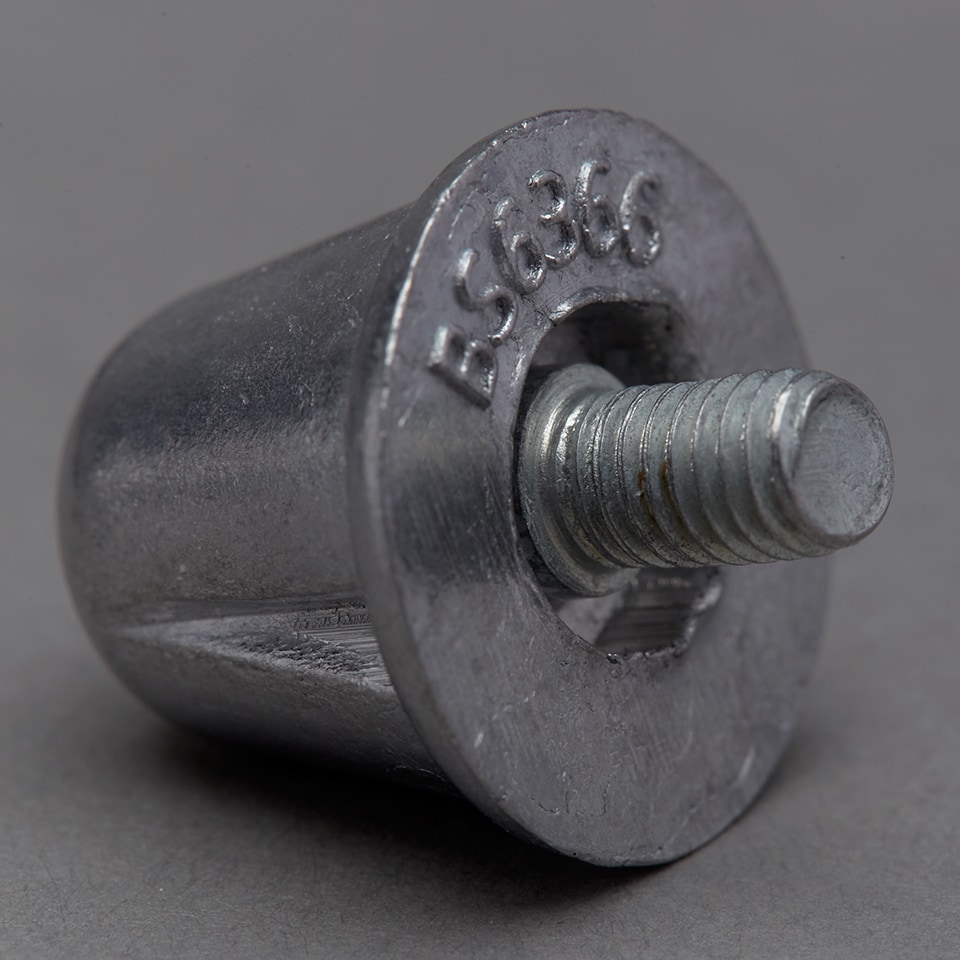 Gilbert Aluminium Stud Pack 15/18mm - Accessories - Studs | Pro:Direct ...