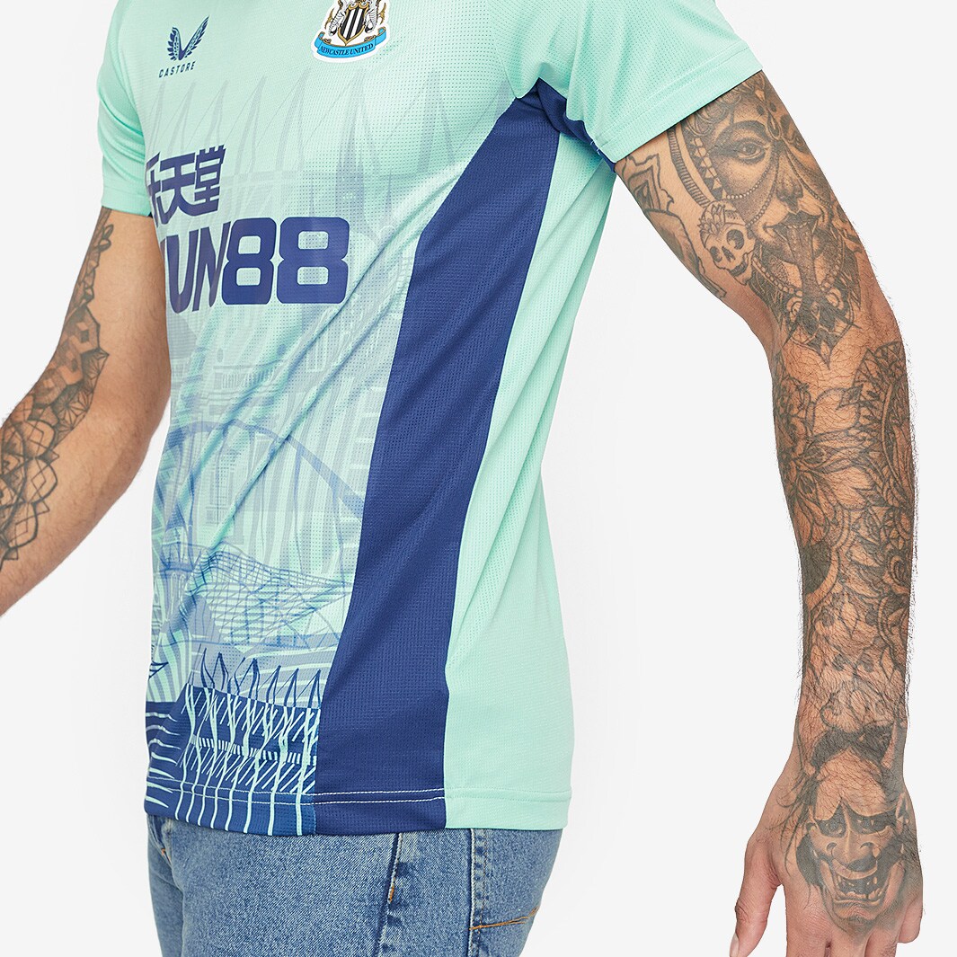 Castore Newcastle United 22/23 Skyline Match Day Tee - Bermuda - Mens ...