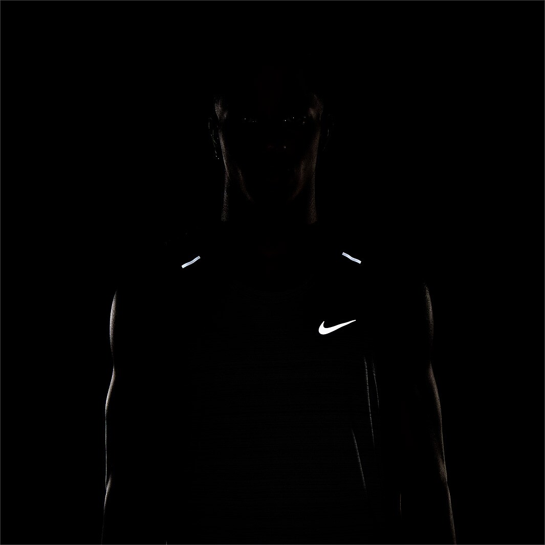Camiseta de tirantes Nike Dri-FIT Miler - Gris humo/Plateado ...