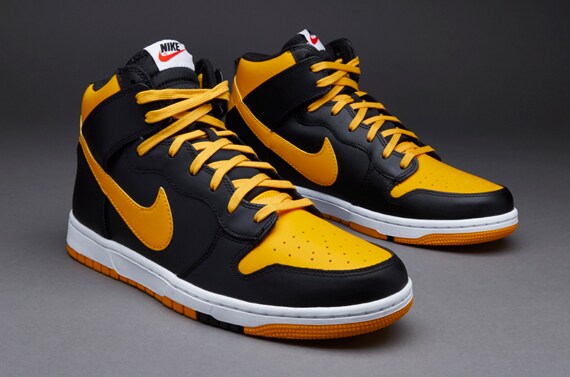 Nike Sportswear Dunk Comfort - Mens Footwear - University Gold / Black ...