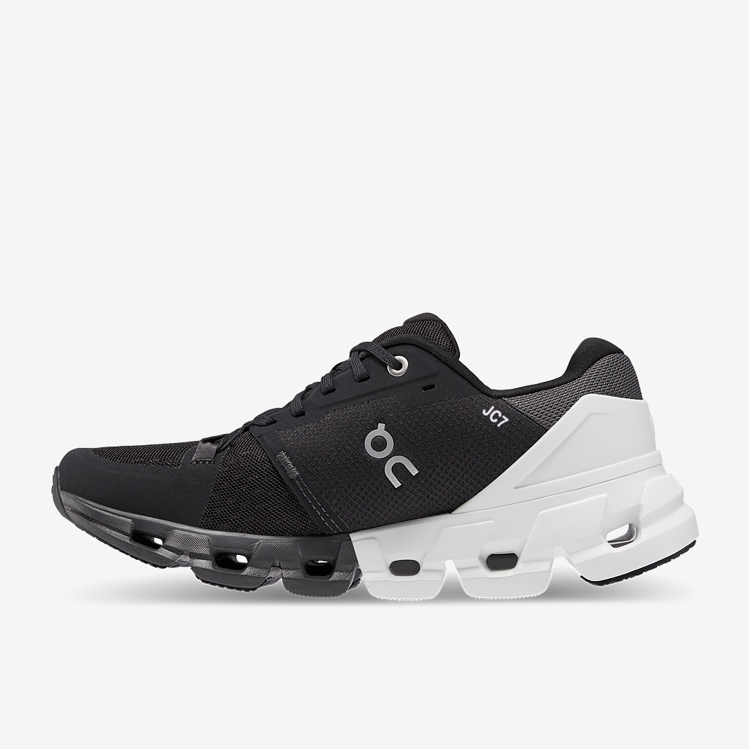 On Womens Cloudflyer 4 - Black/White - Womens Shoes
